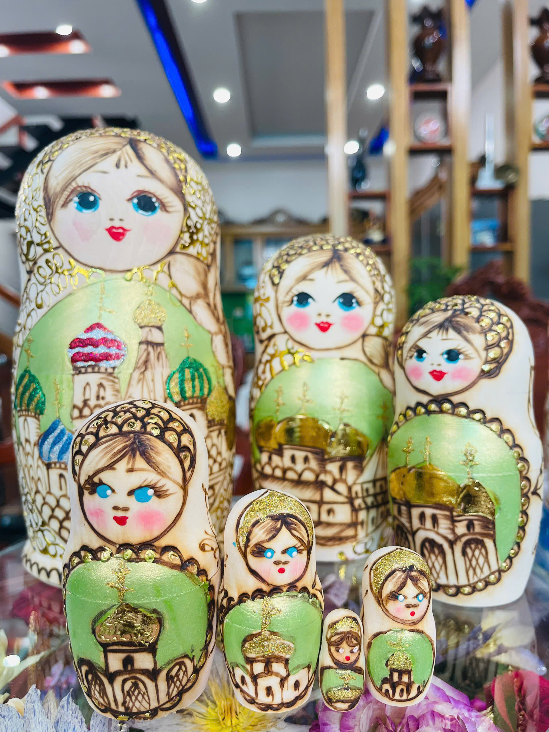 Búp bê Nga Matryoshka 7 con– Tác phẩm thủ công truyền thống với hình ảnh Nhà thờ chính tòa Thánh ...